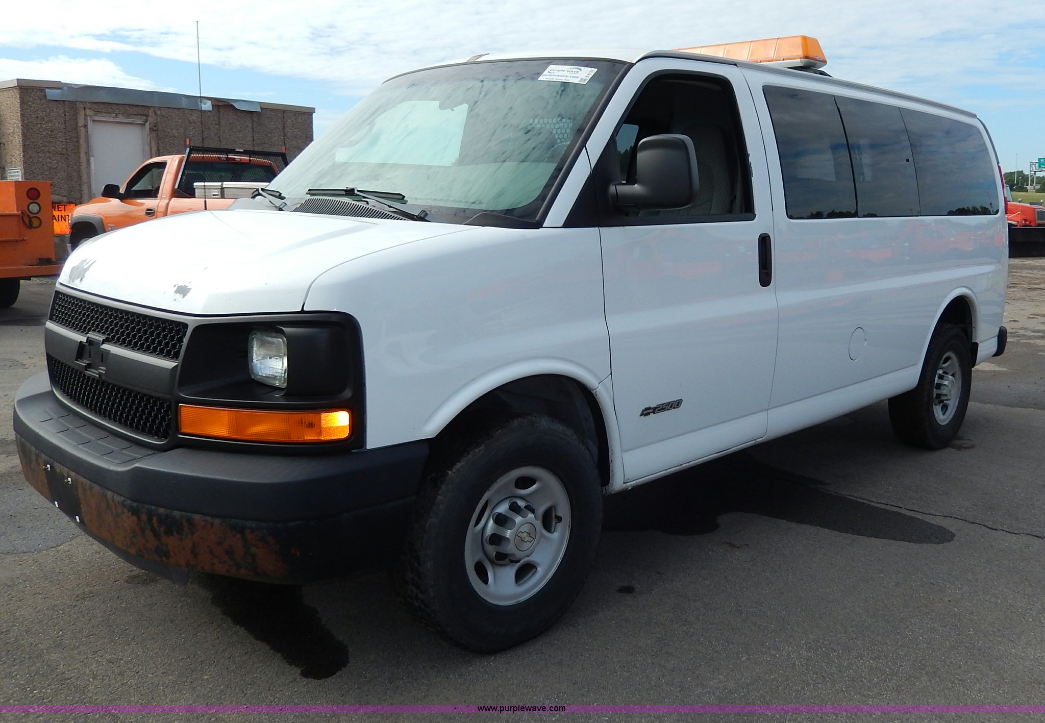 2006 Chevrolet Express 2500 van in Topeka, KS | Item E4137 sold ...