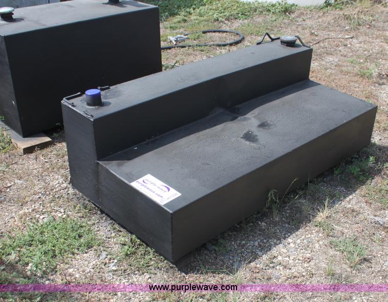 L-shaped fuel tank in Rosalia, KS | Item H7338 sold | Purple Wave