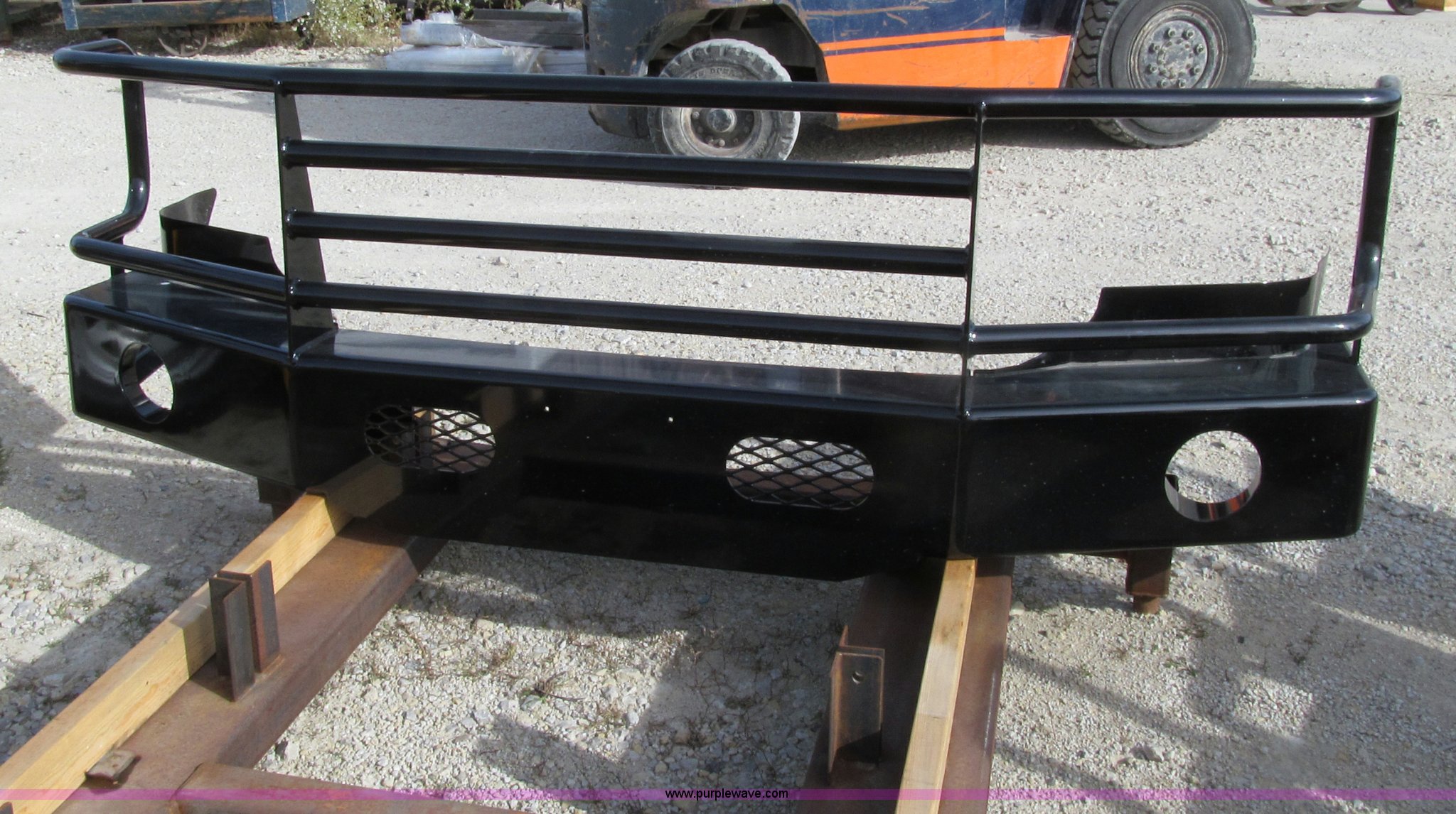 Hensley bumper in Mount Ayr, IA | Item E4569 sold | Purple Wave
