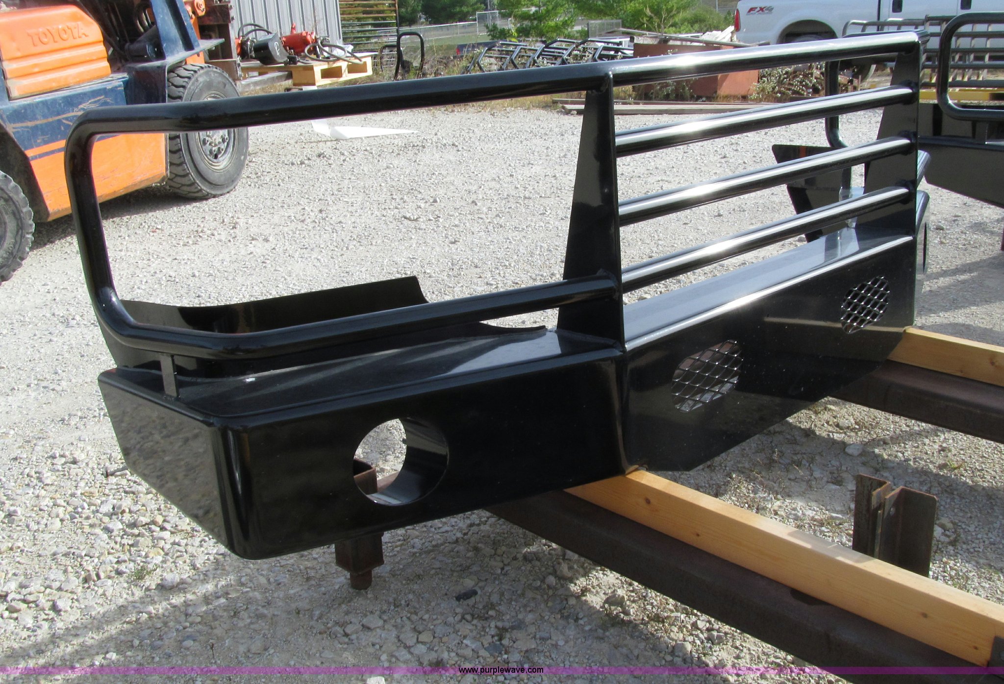 Hensley bumper in Mount Ayr, IA | Item E4569 sold | Purple Wave