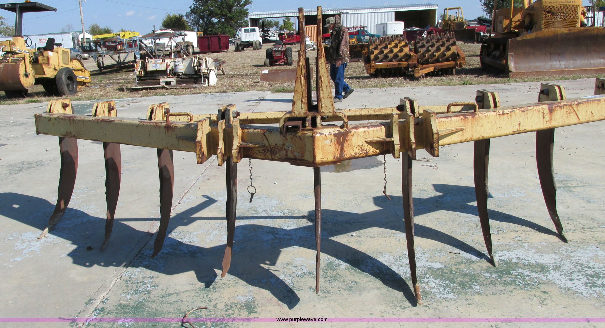 Three point ripper in Sedalia, MO | Item F5328 sold | Purple Wave