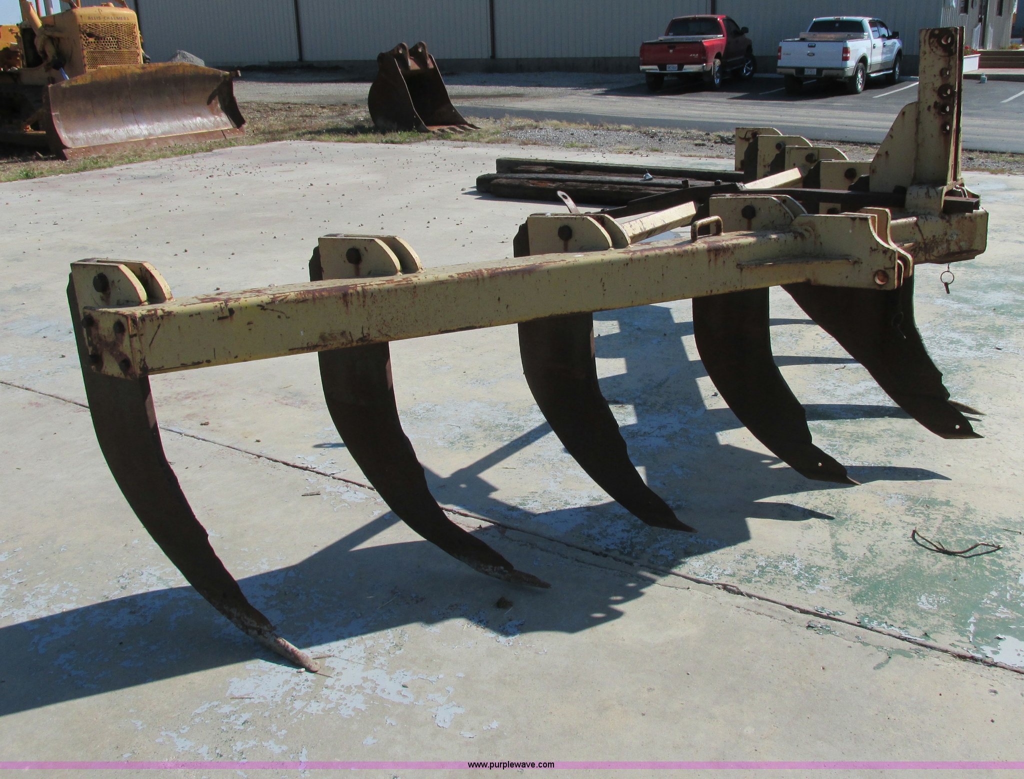 Three point ripper in Sedalia, MO | Item F5328 sold | Purple Wave