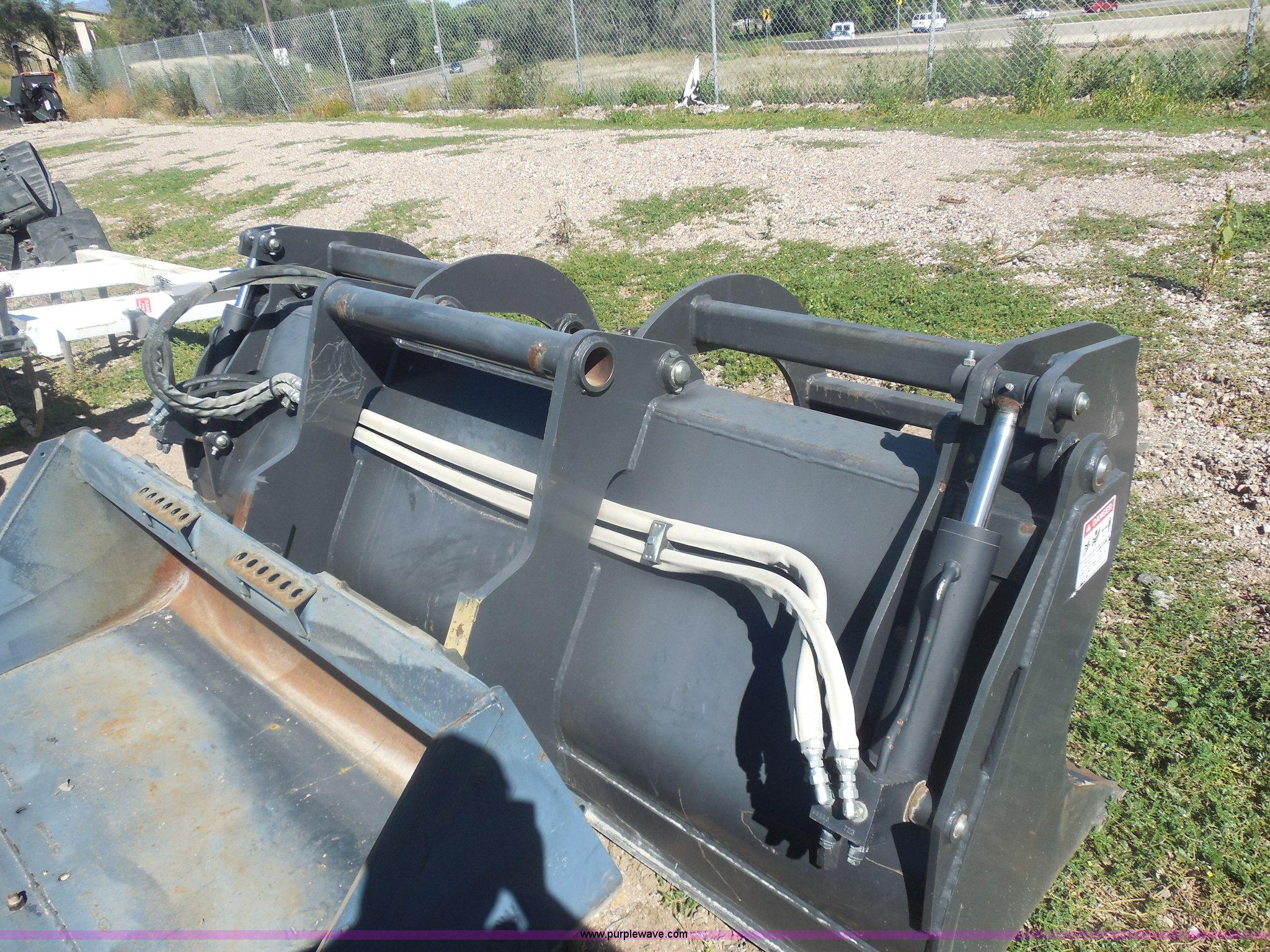 2007 Bobcat scrap grapple bucket in Colorado Springs, CO | Item AL9659 ...