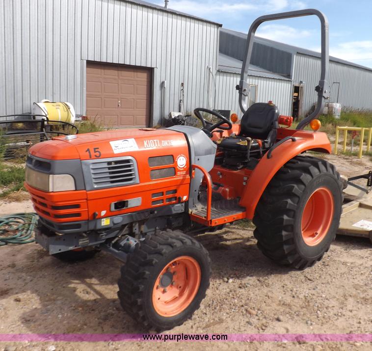 Kioti DK35 MFWD tractor in Ulysses, KS | Item I8447 sold | Purple Wave