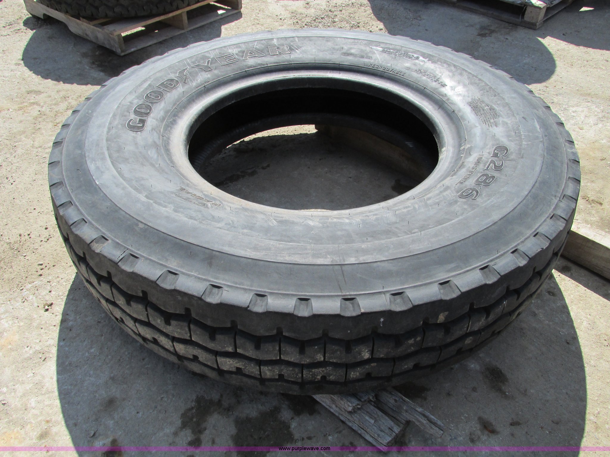 Goodyear G286 12-R24 tire in Liberty, MO | Item G3022 sold | Purple Wave