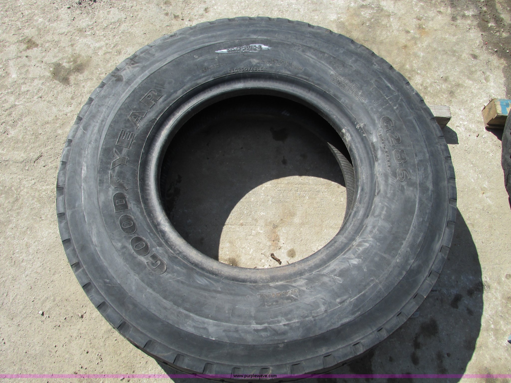 Goodyear G286 12-R24 tire in Liberty, MO | Item G3022 sold | Purple Wave