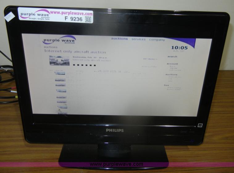 Phillips 19" television in Manhattan, KS | Item F9236 sold | Purple Wave
