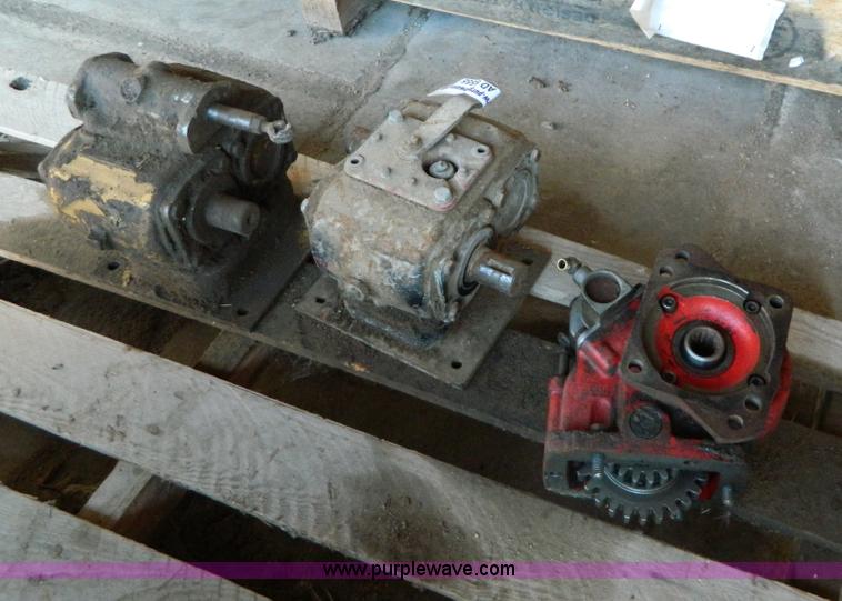 (2) PTO reverser boxes in Hays, KS | Item AD9555 sold | Purple Wave