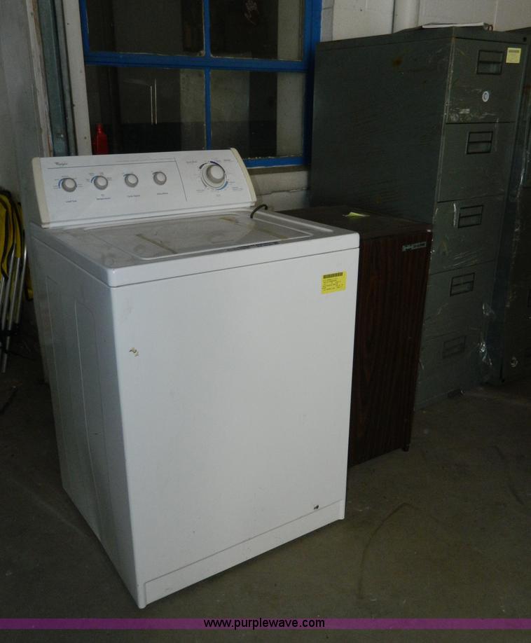 Whirlpool large capacity washer in Salina, KS | Item AZ9222 sold ...
