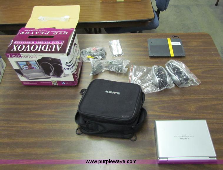 Audiovox 7" LCD CD/MP3/DVD player in Emporia, KS | Item G4214 sold ...