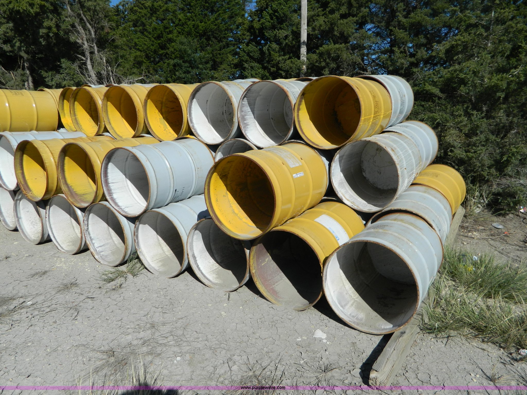 (22) metal paint barrels in Hays, KS | Item AD9517 sold | Purple Wave