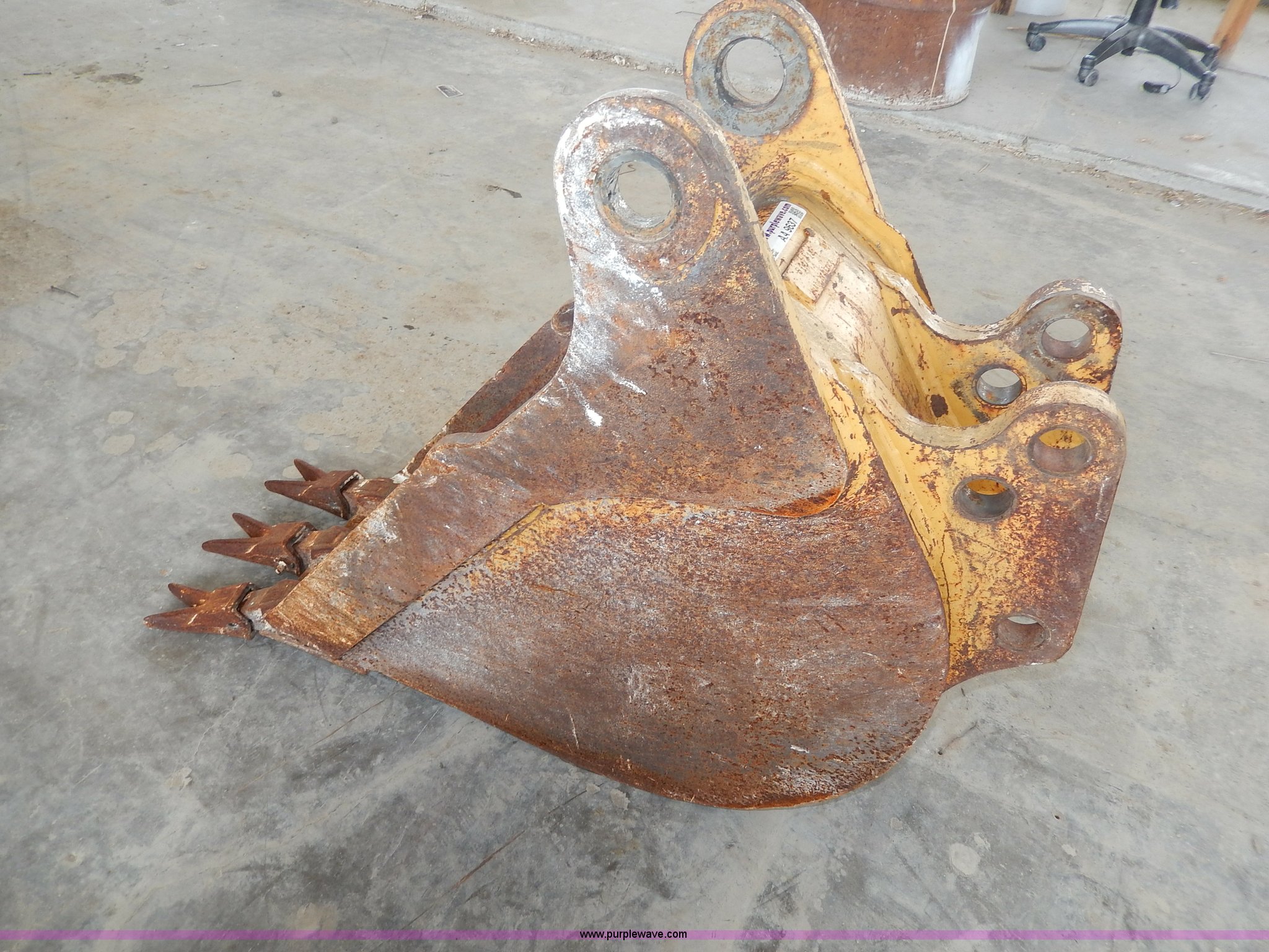 Case 580 backhoe bucket in Broken Arrow, OK | Item AA9637 sold | Purple ...