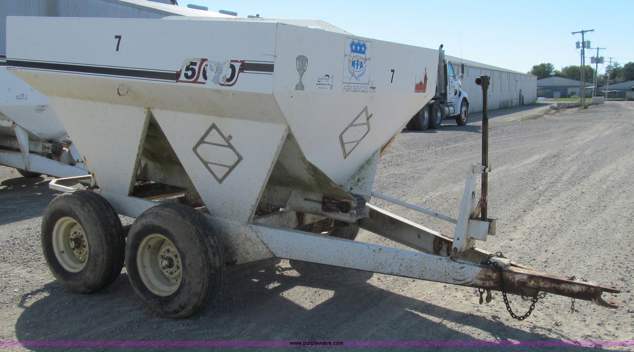 Wilmar 500 fertilizer spreader in Glasgow, MO | Item G2144 sold ...