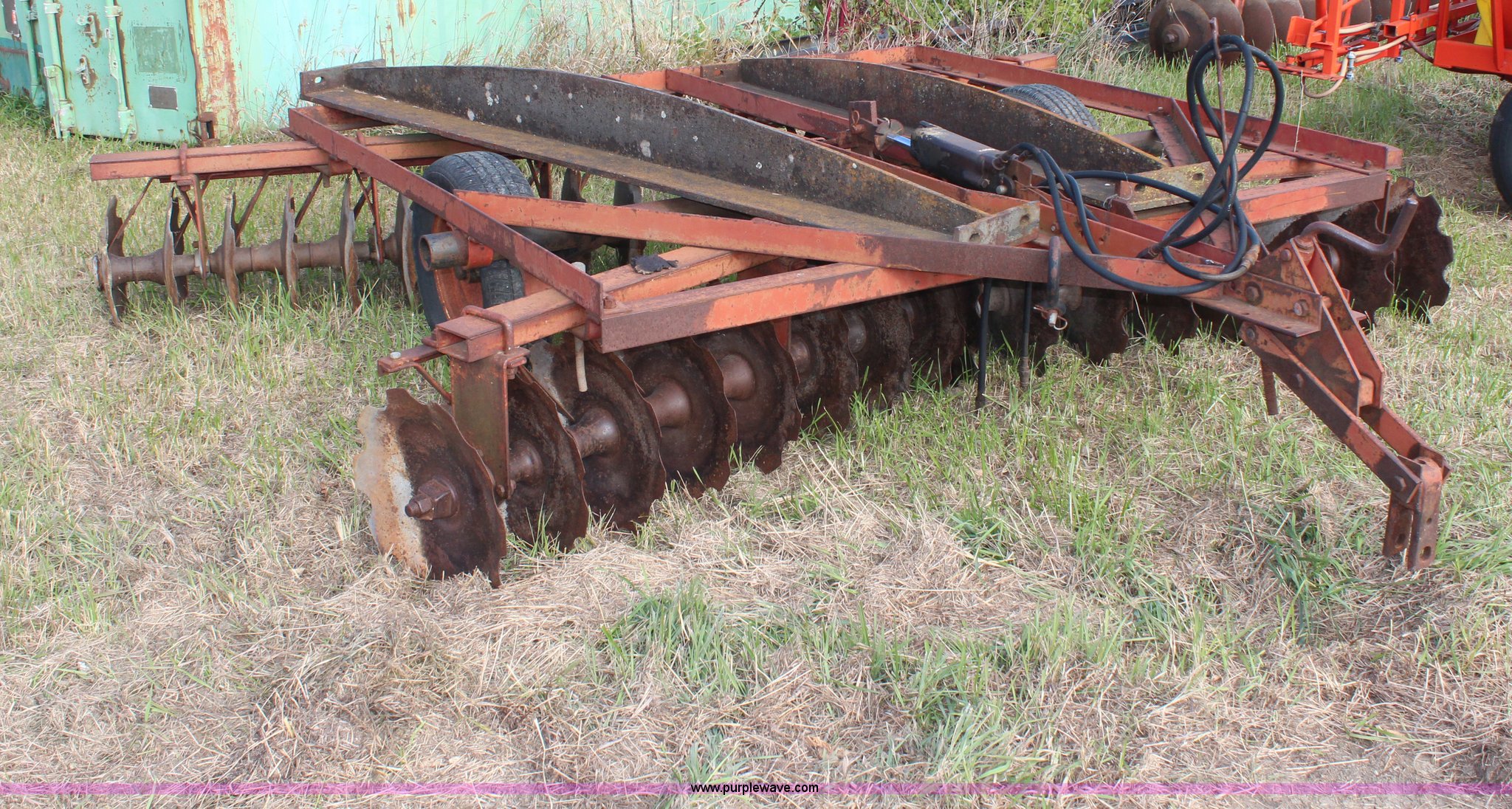 International 370 disc in Paola, KS | Item H7991 sold | Purple Wave