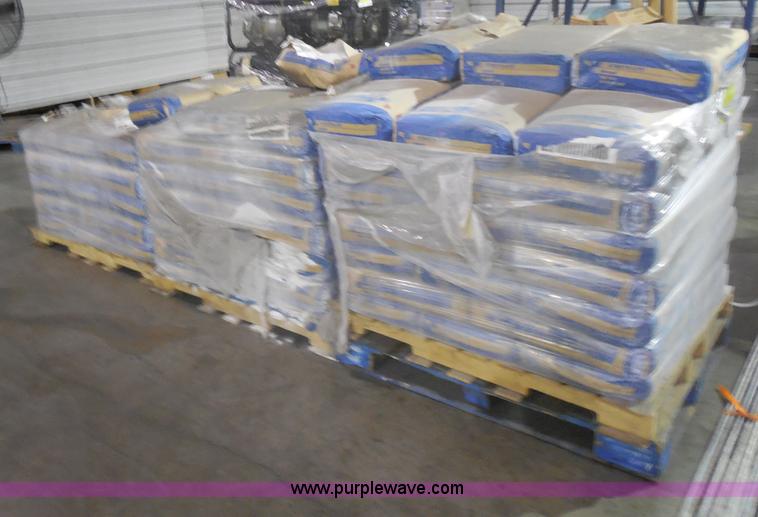 (96) bags of Structo-Lite base coat plaster in Spring Hill, KS | Item ...