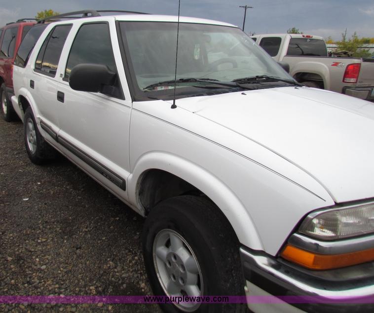 2000 Chevrolet Blazer SUV in Emporia, KS | Item G4362 sold | Purple Wave