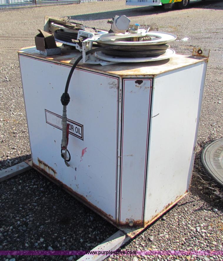 Divide Bunk oil tank in Emporia, KS | Item G4368 sold | Purple Wave