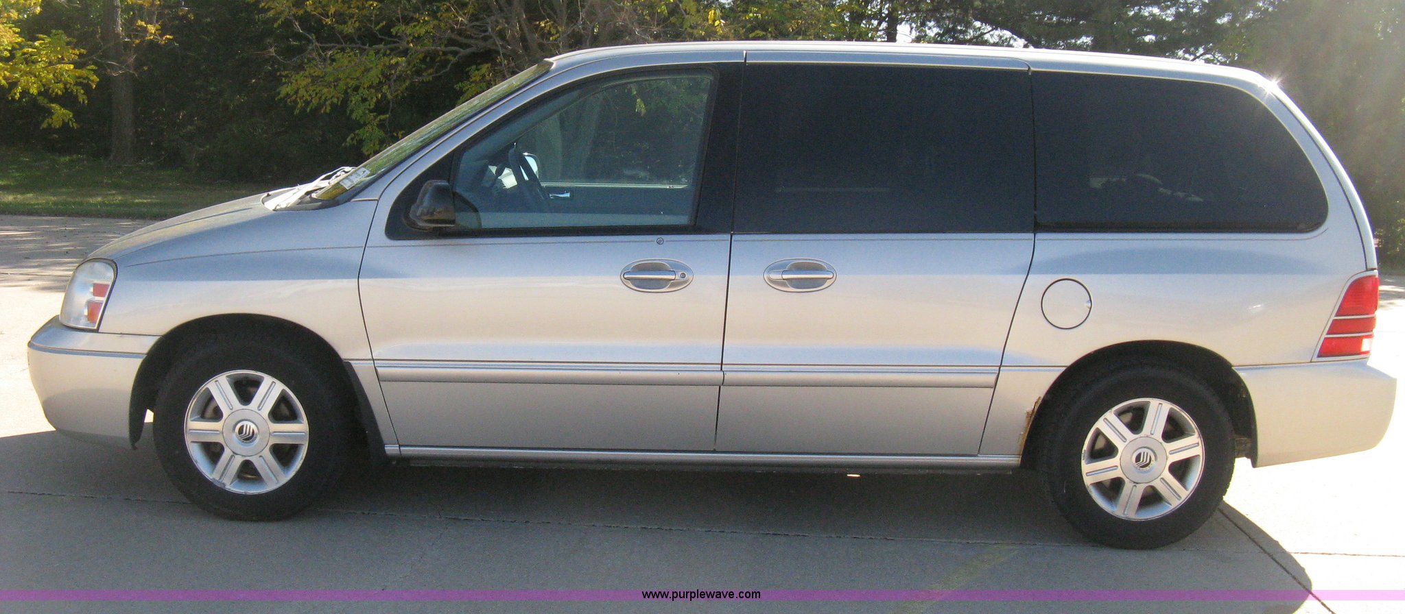 2004 Mercury Monterey van in Hesston, KS | Item H4484 sold | Purple Wave