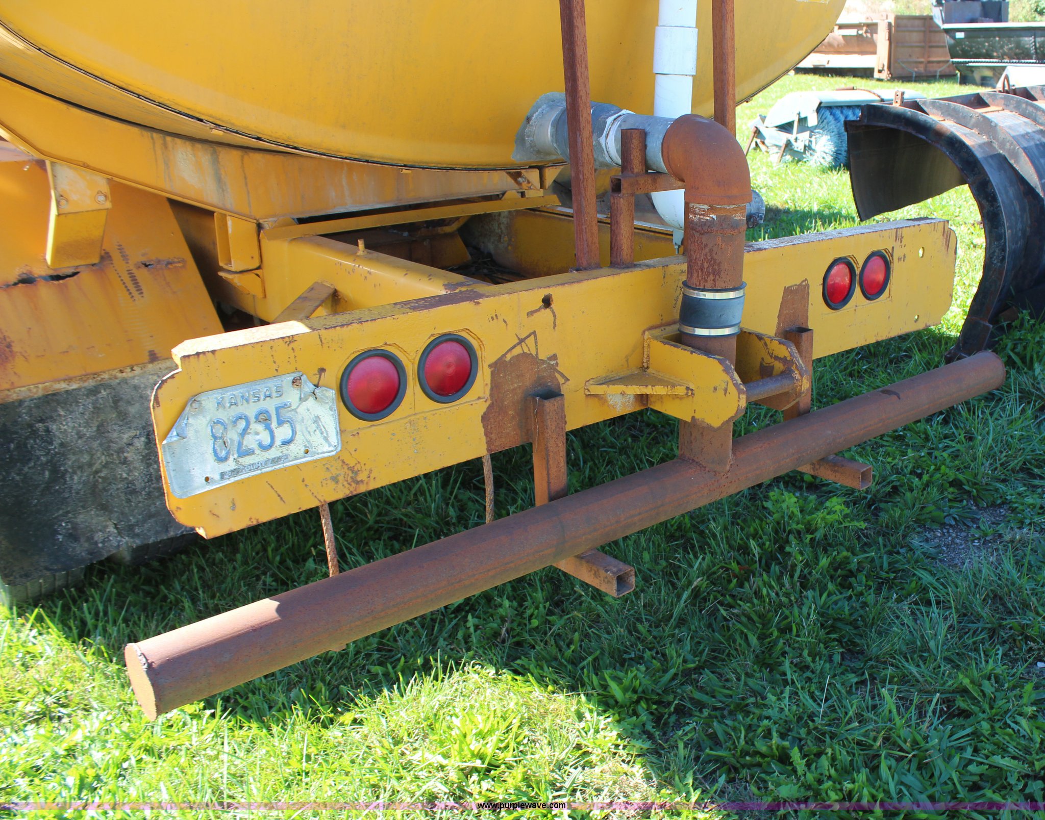 1983 shop built 5,000 gallon water tank trailer in Leavenworth, KS ...