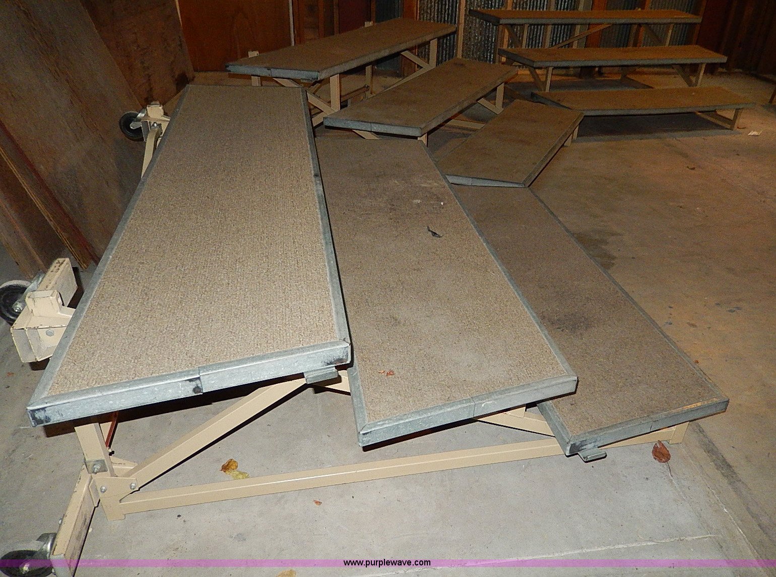 (7) risers in Manhattan, KS | Item AP9885 sold | Purple Wave