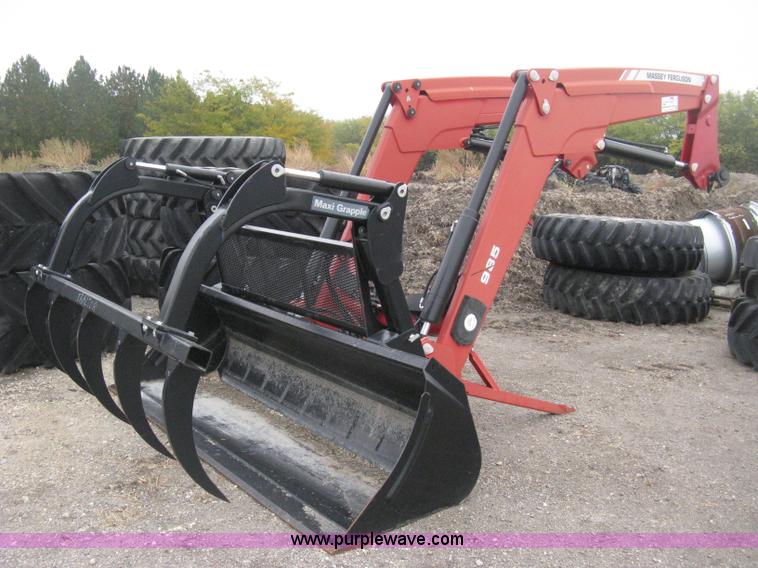 2008 Massey-Ferguson 985 loader in Hesston, KS | Item H4493 sold ...