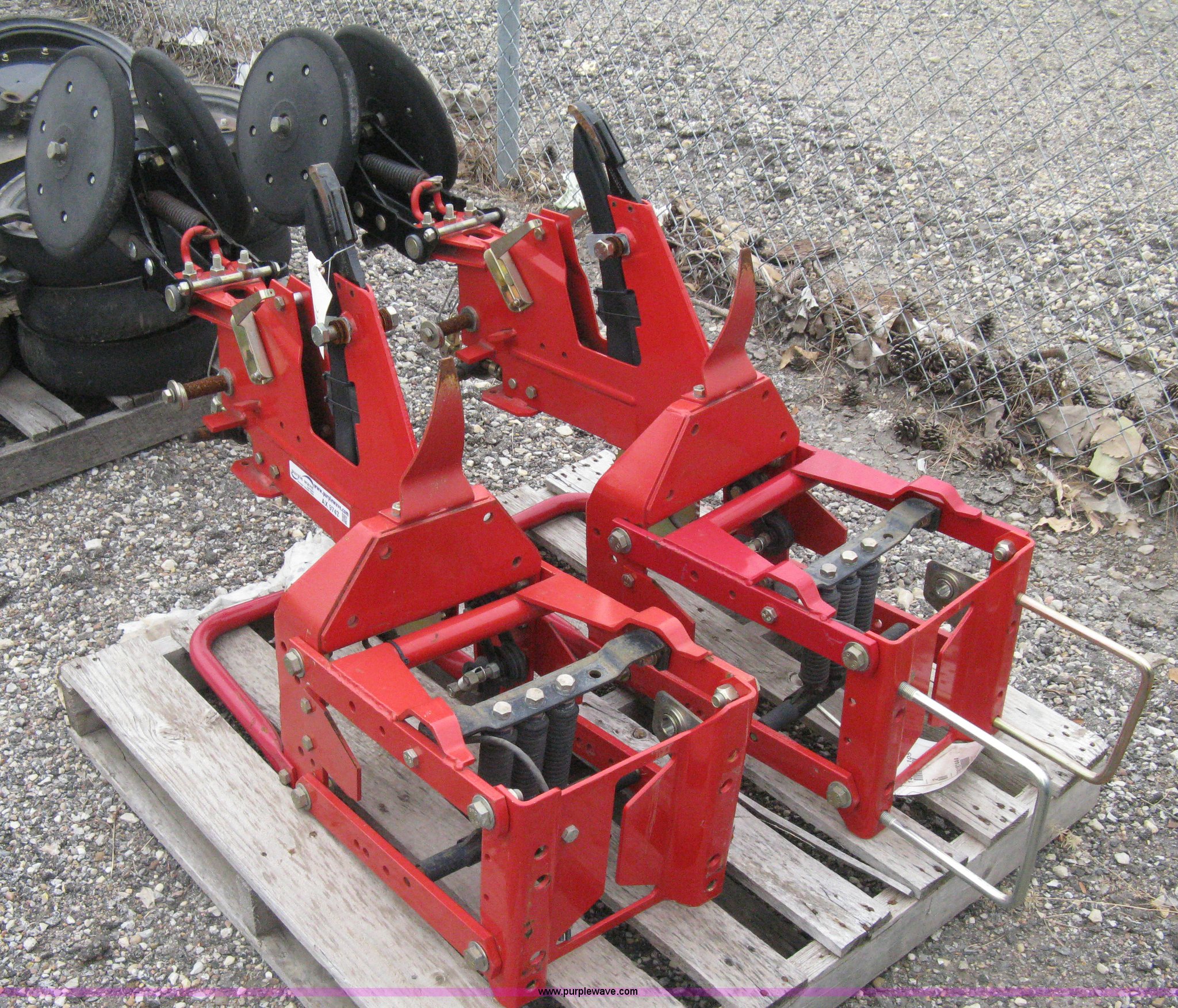 (5) White 8000 series planter row units in Hesston, KS | Item AX9742 ...