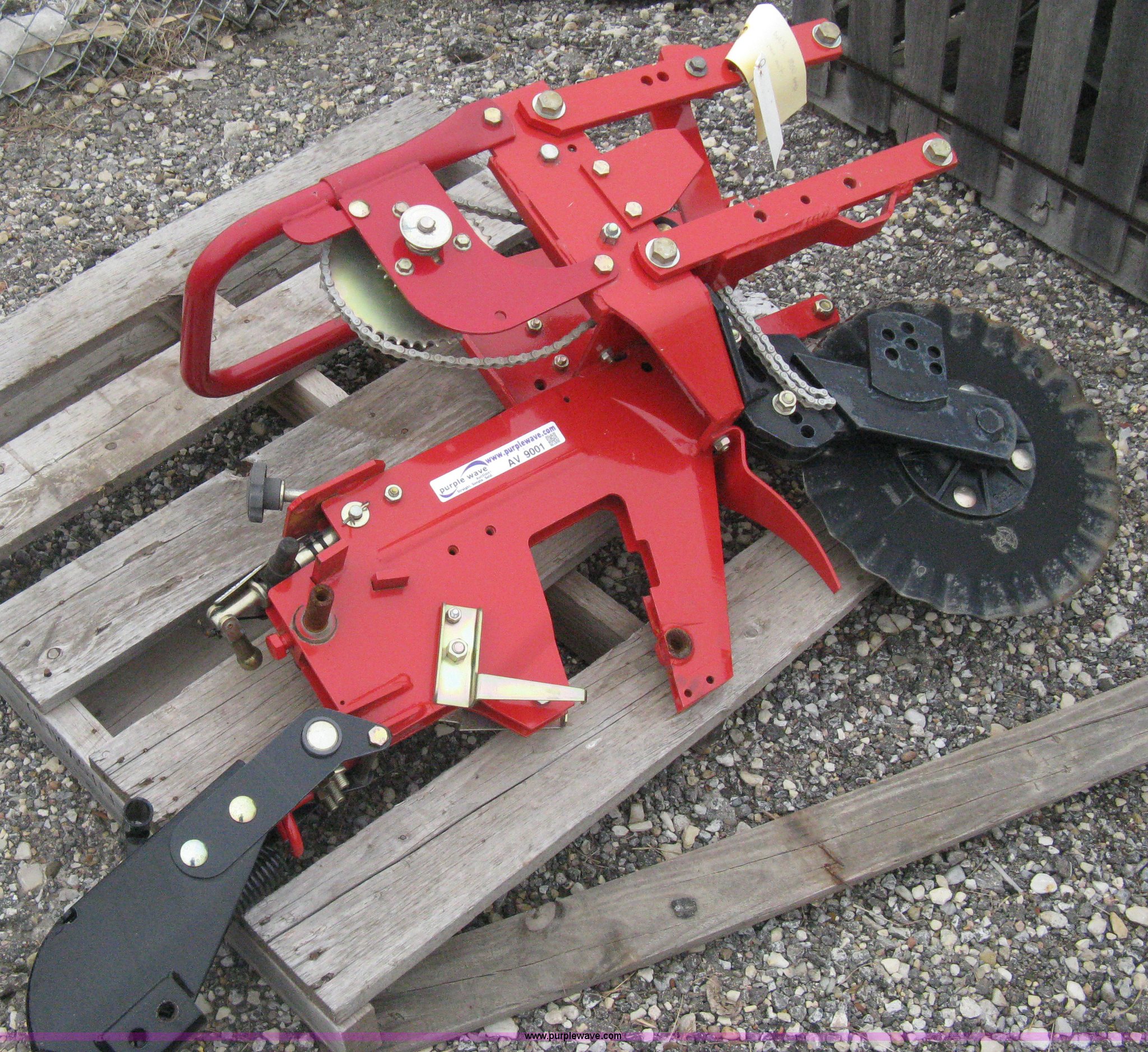 (5) White 8000 series planter row units in Hesston, KS | Item AX9742 ...