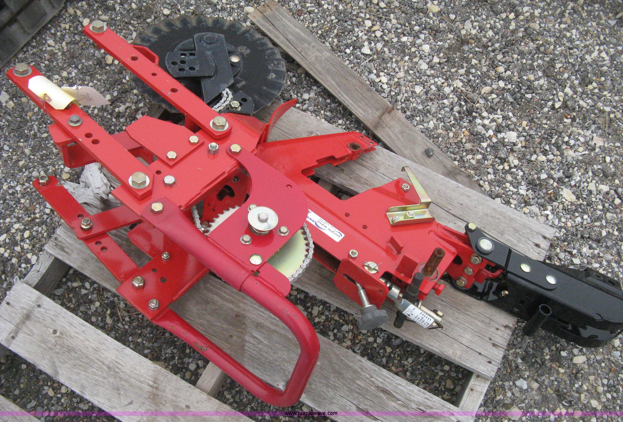 (5) White 8000 series planter row units in Hesston, KS | Item AX9742 ...