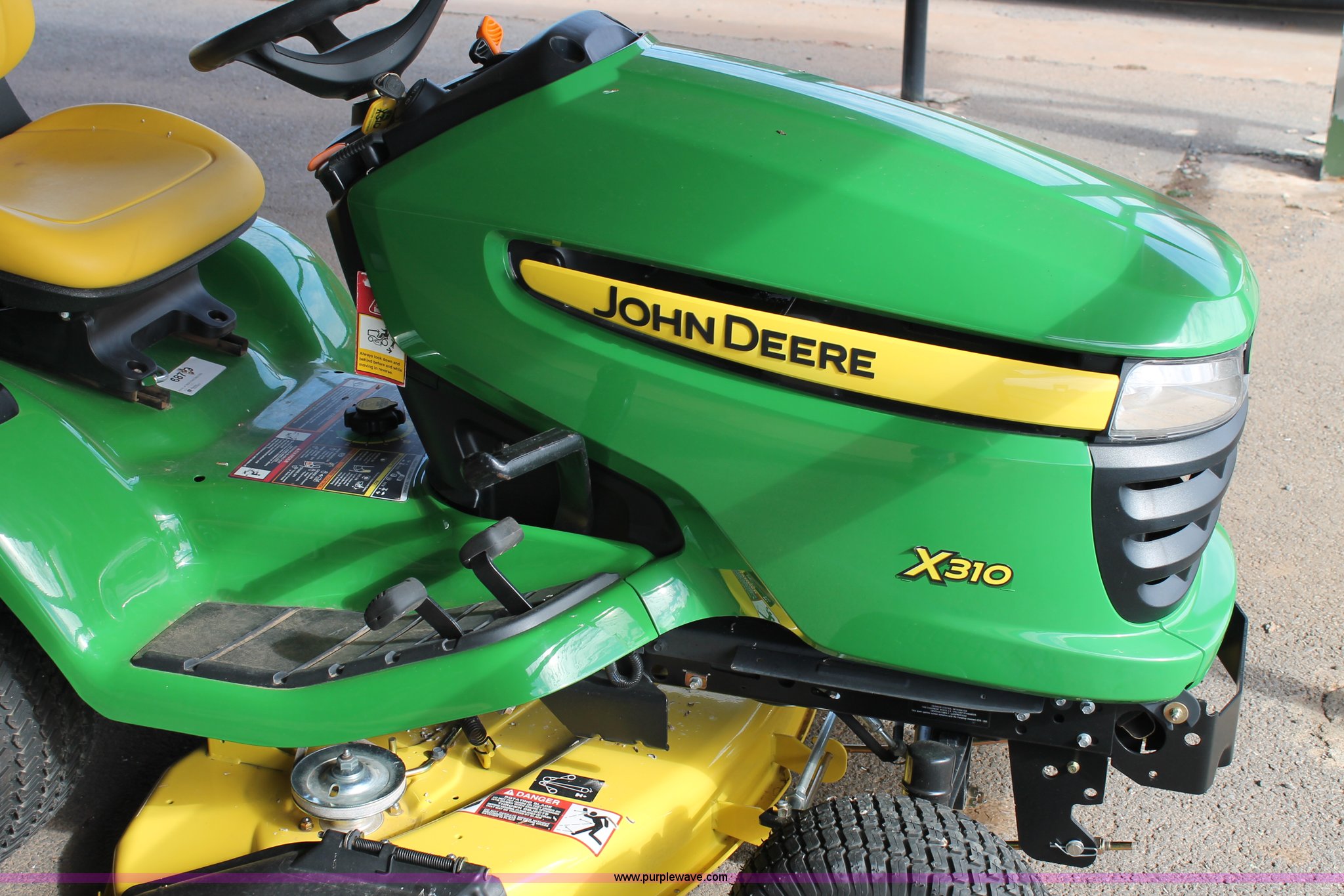 John Deere x310 lawn mower in Hobart, OK | Item G5859 sold | Purple Wave