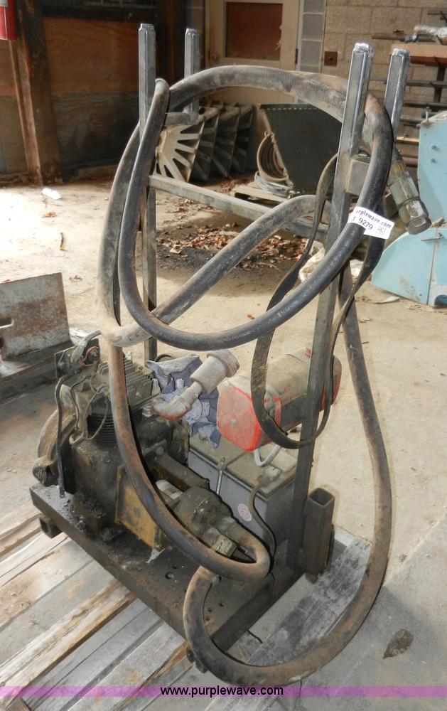 Kohler 8 HP gas engine in Kansas City, KS | Item AT9279 sold | Purple Wave