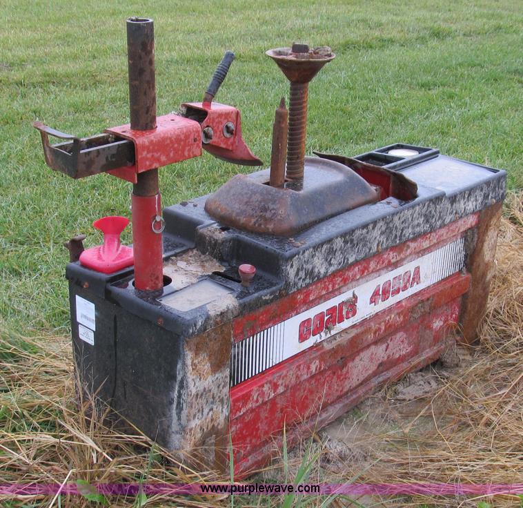 Coats 4050A center post tire machine in Princeton, MO | Item G2163 sold ...