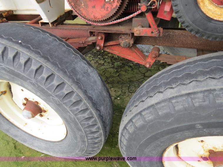Tyler AG500 dry fertilizer spreader in Munger, MI | Item B4814 sold ...