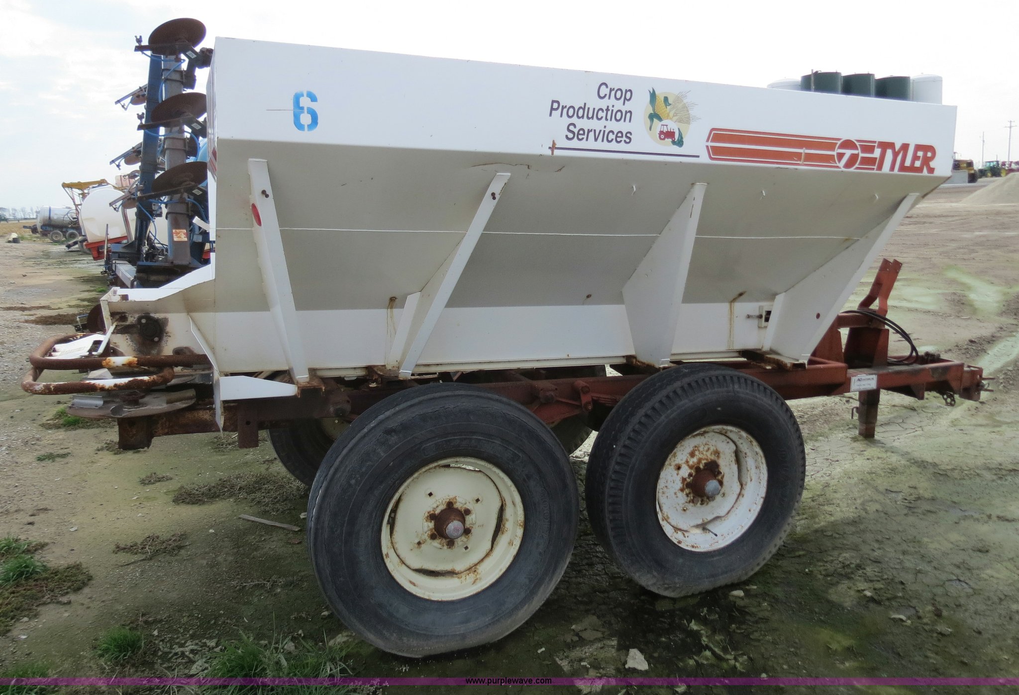 Tyler AG500 dry fertilizer spreader in Munger, MI | Item B4814 sold ...