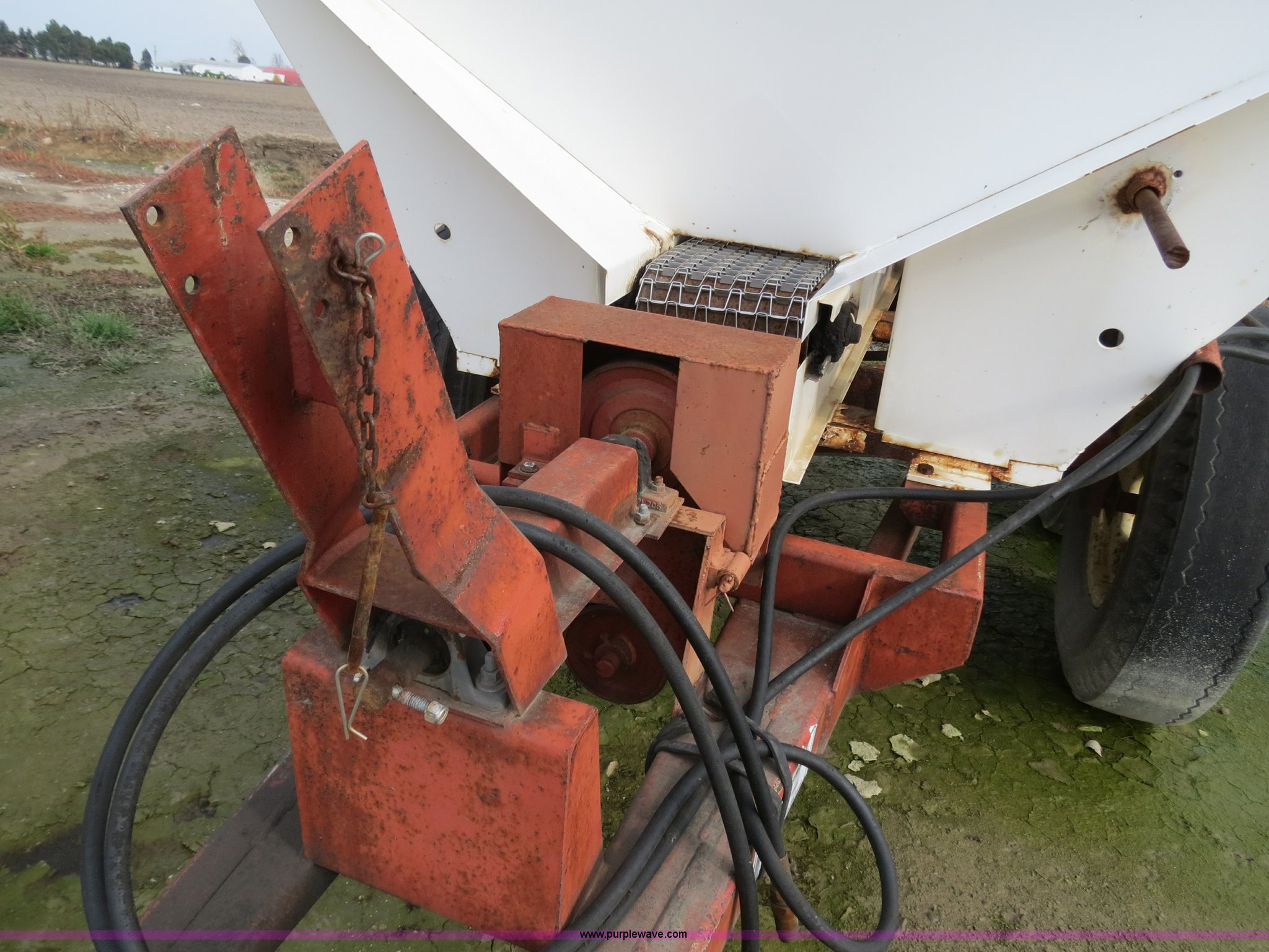 Tyler AG500 dry fertilizer spreader in Munger, MI | Item B4814 sold ...