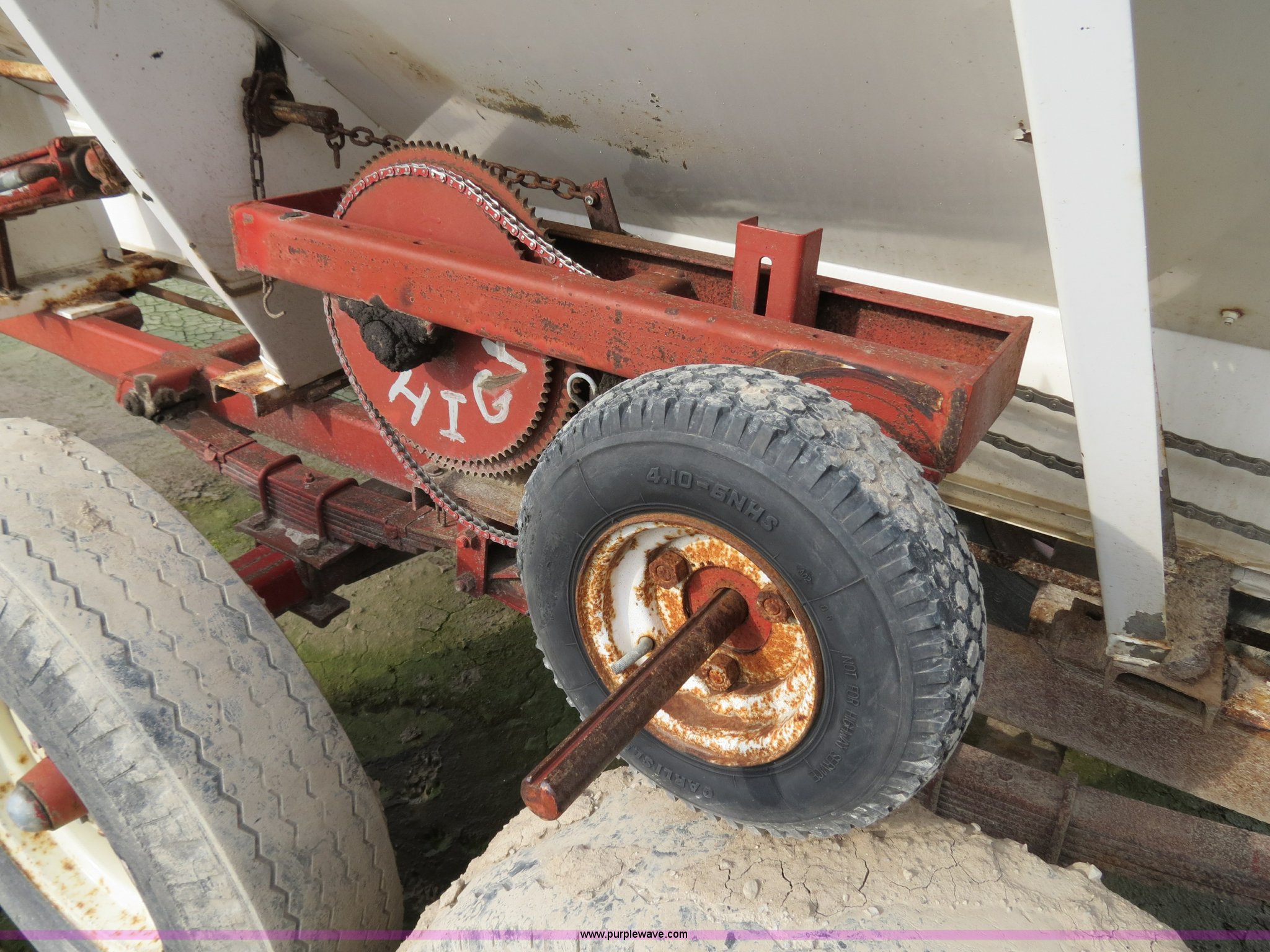 Tyler AG500 dry fertilizer spreader in Munger, MI | Item B4815 sold ...