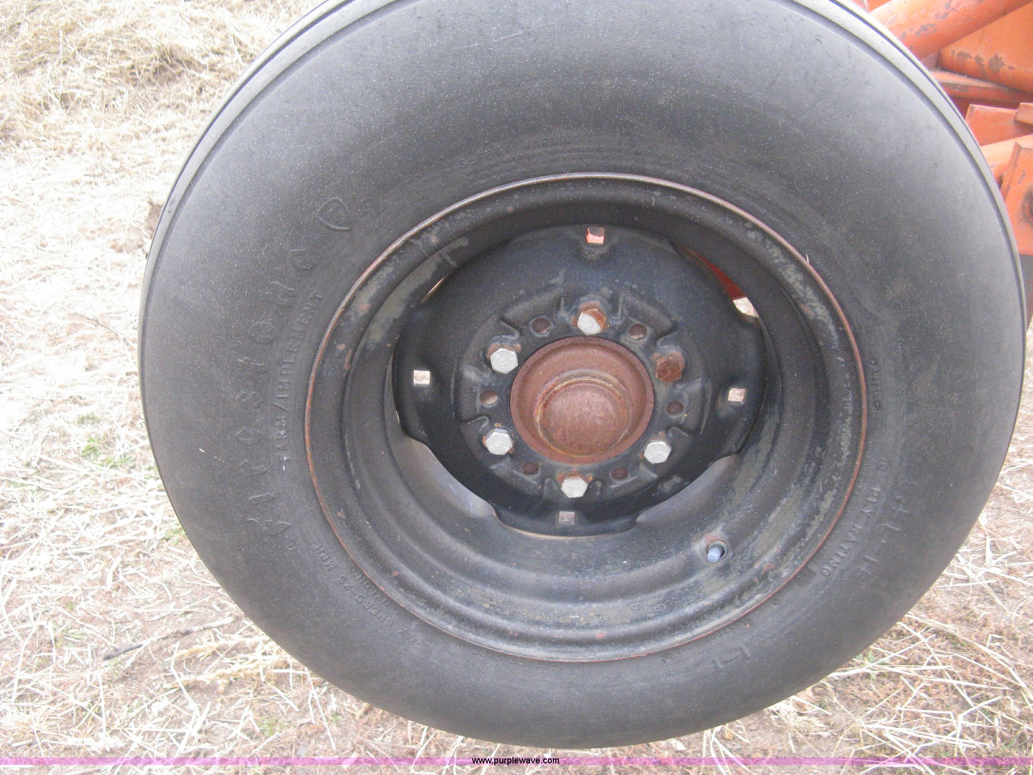 Tufline VP-5-32-142 v-bar ripper in Kinsley, KS | Item H4287 sold ...