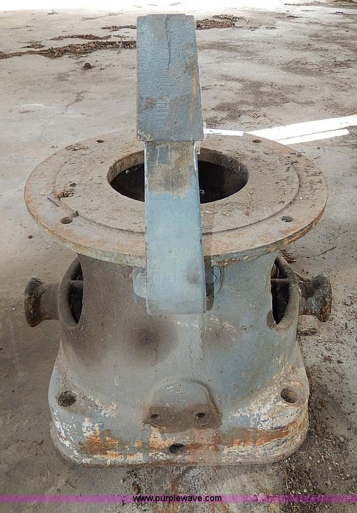 Layne & Bowler pump irrigation well head in Rossville, KS | Item AP9815 ...