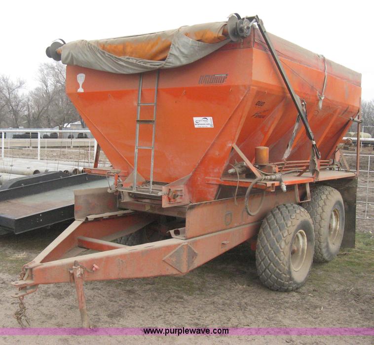 Willmar DUO Electra Spread lime spreader box in Sedgwick, KS | Item ...