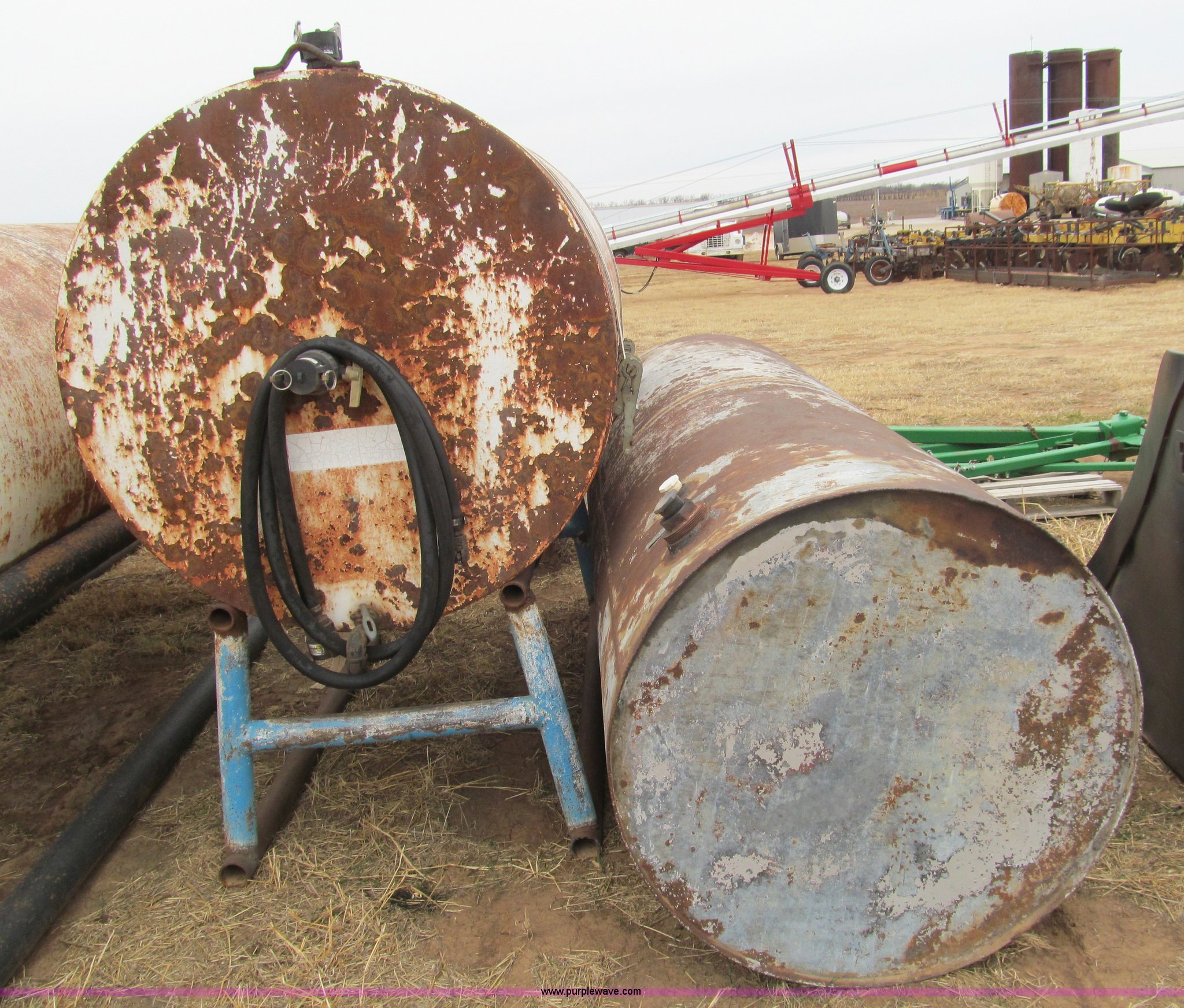 (3) tanks in Lyons, KS | Item AR9080 sold | Purple Wave