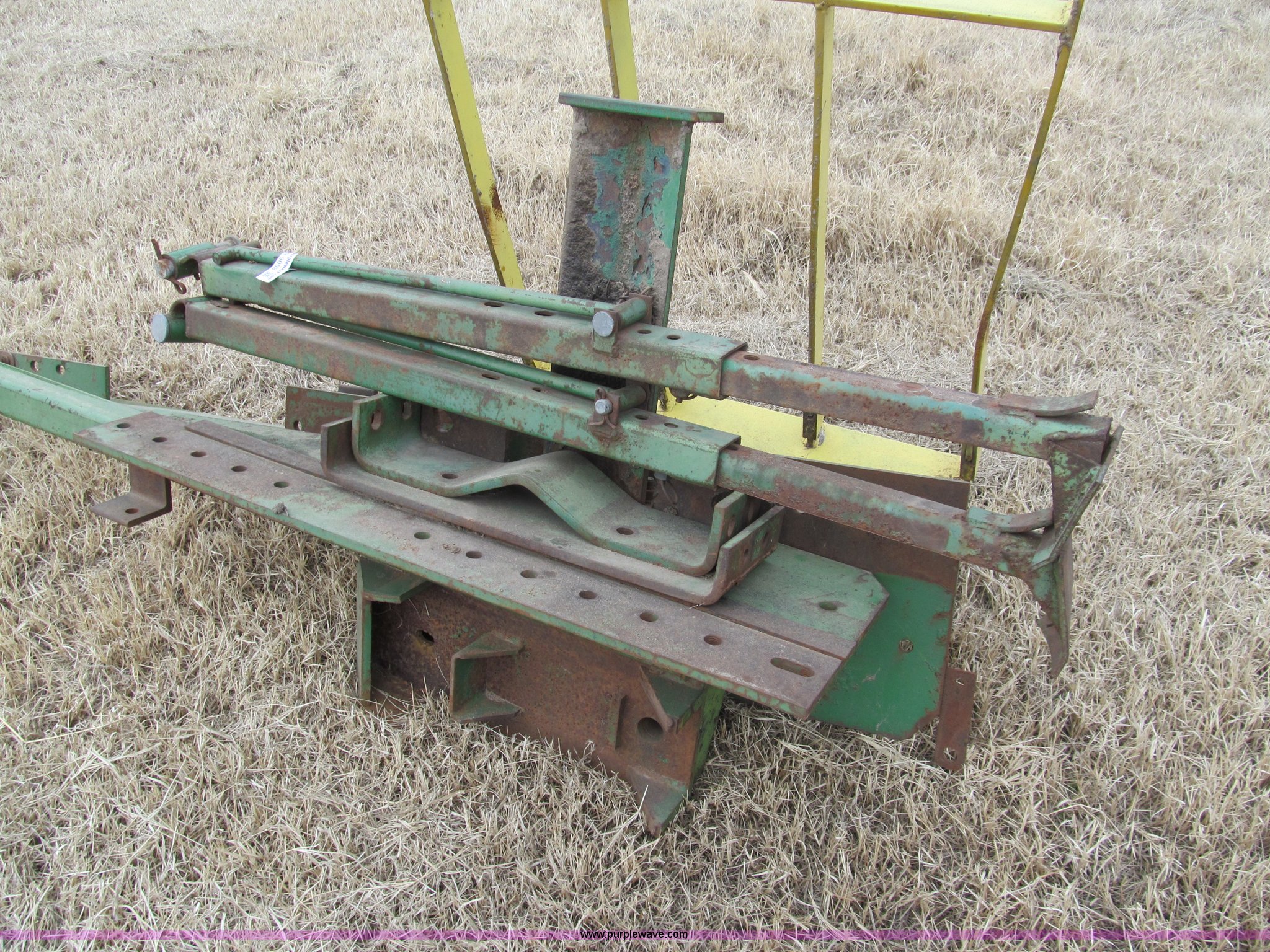 Farmhand F258 loader mounting brackets in Nickerson, KS | Item AR9098 ...