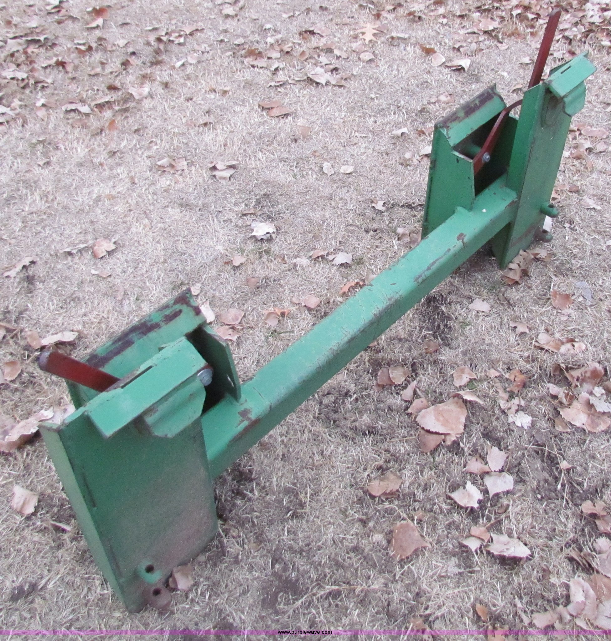 John Deere loader adapter in Newkirk, OK | Item G4432 sold | Purple Wave