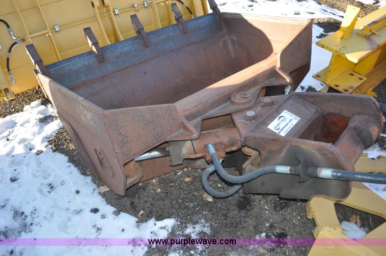 Wayne Roy twist a wrist excavator bucket in Brighton, CO | Item G6270 ...