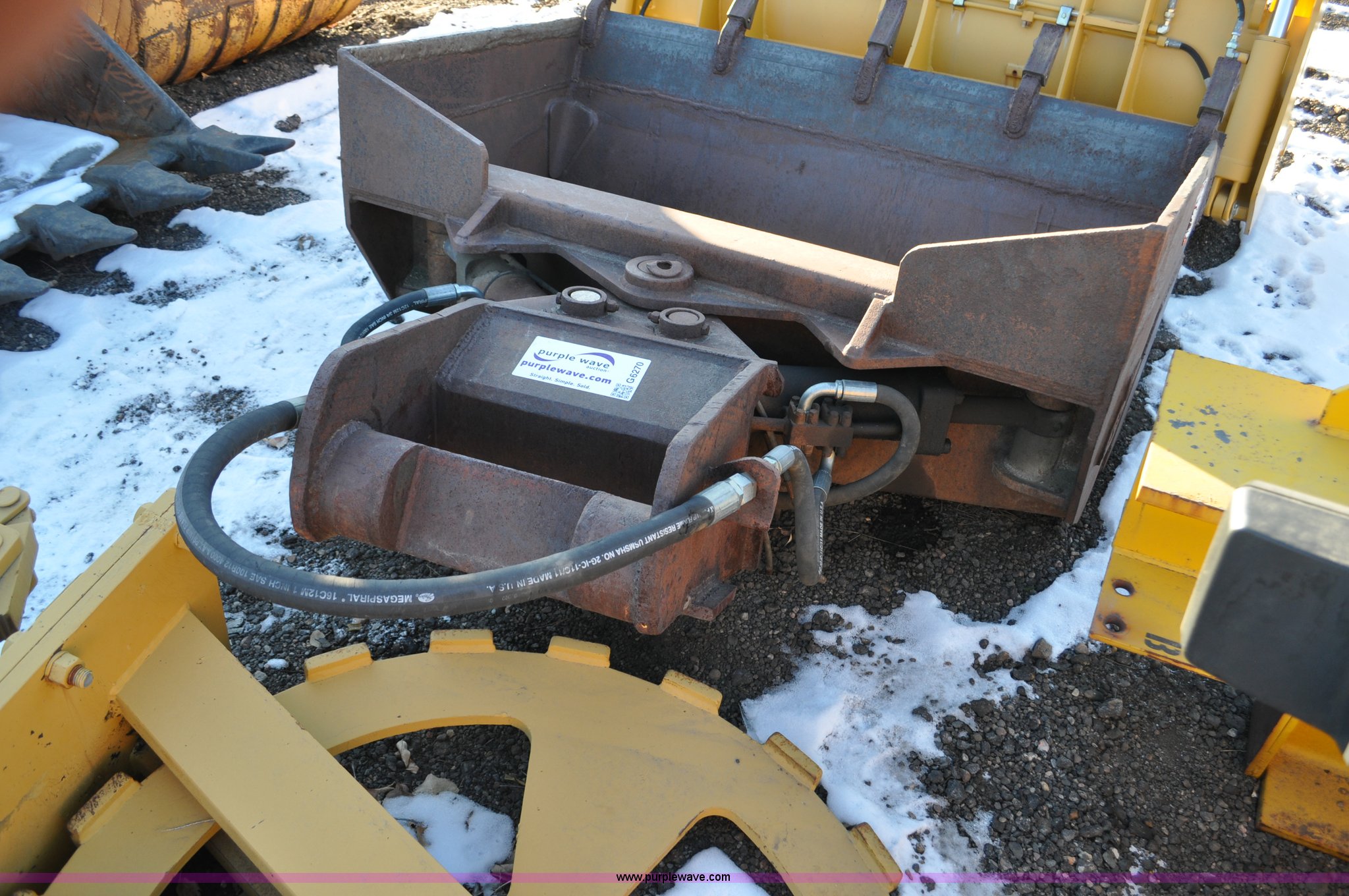 Wayne Roy twist a wrist excavator bucket in Brighton, CO | Item G6270 ...