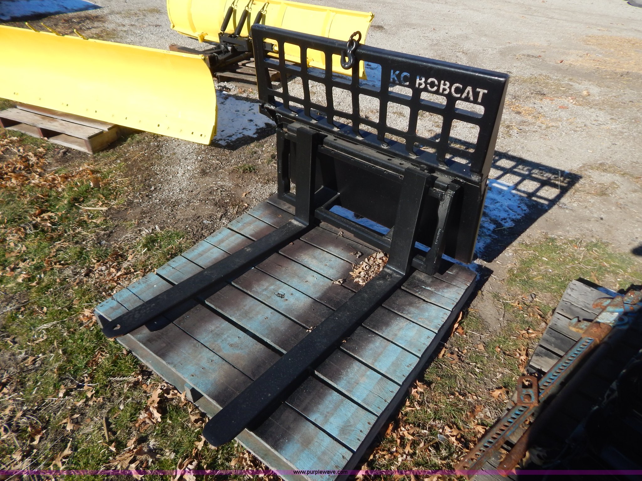 Bobcat fork attachment in Hardin, MO | Item H3901 sold | Purple Wave