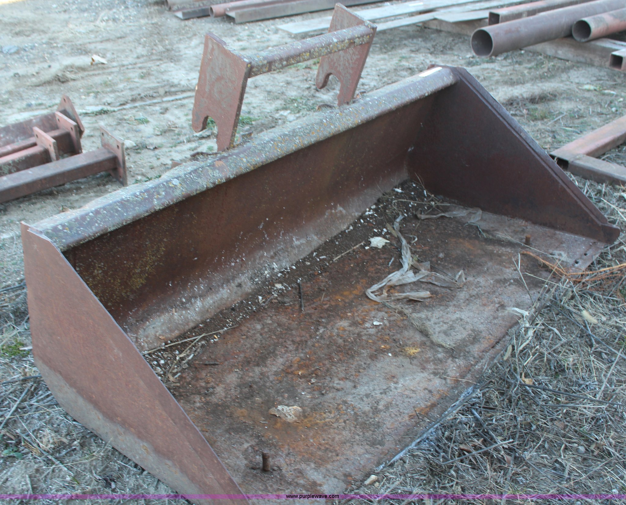 Caterpillar telehandler bucket in Lawrence, KS | Item AU9848 sold ...