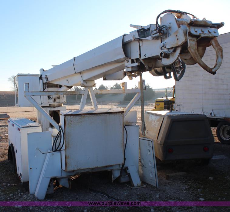 1994 Altec digger derrick bed in Topeka , KS | Item H7754 sold | Purple ...
