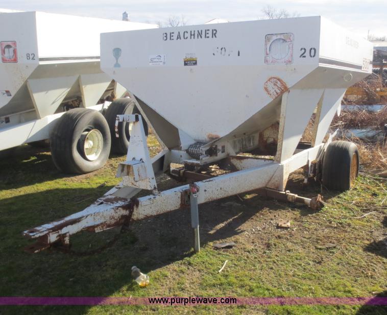 Wilmar 500 fertilizer spreader in St. Paul, KS | Item F8122 sold ...