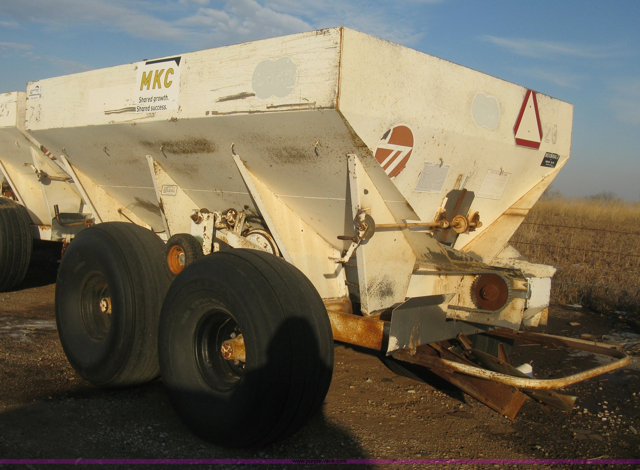 Tyler Moonwalk five ton dry fertilizer spreader in Inman, KS | Item ...