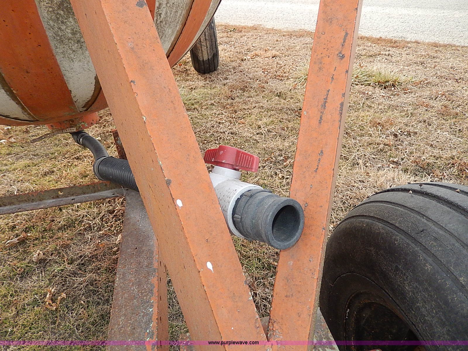 Fiberglass liquid fertilizer applicator tank with trailer in Harris, KS ...
