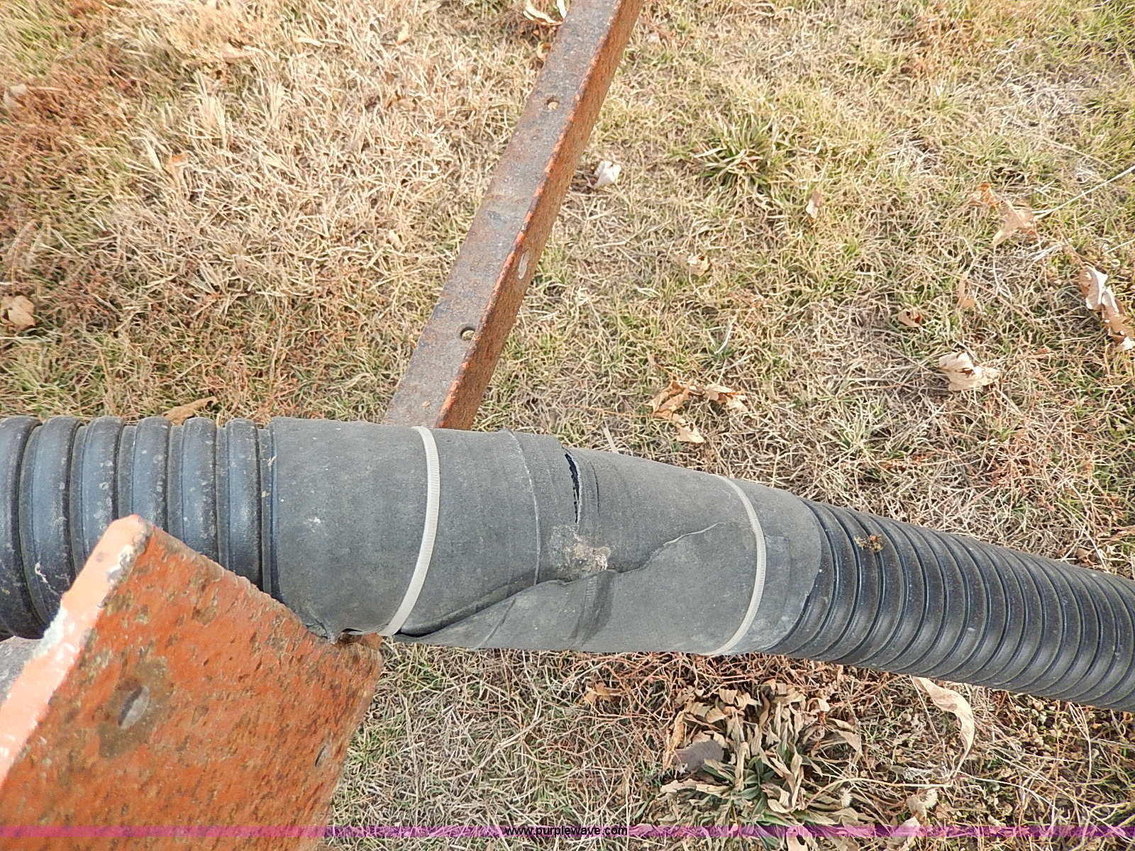 Fiberglass liquid fertilizer applicator tank with trailer in Harris, KS ...